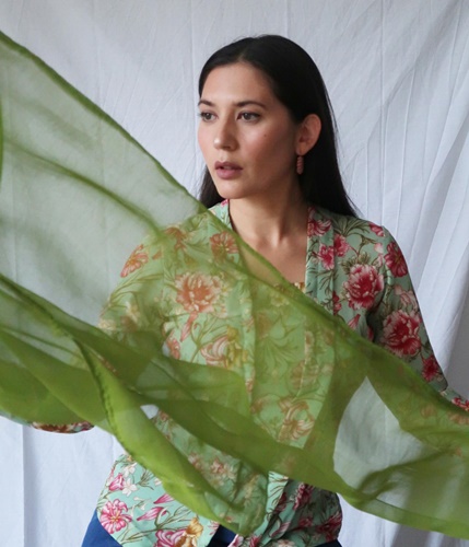 8 Potret Hannah Al Rashid Kenakan Kebaya, Awet Muda di Usia 36 Tahun