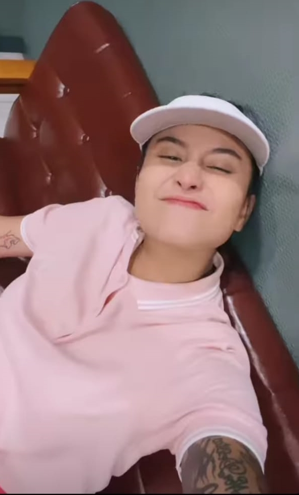 8 Potret Awkarin saat Olahraga, Body Goals