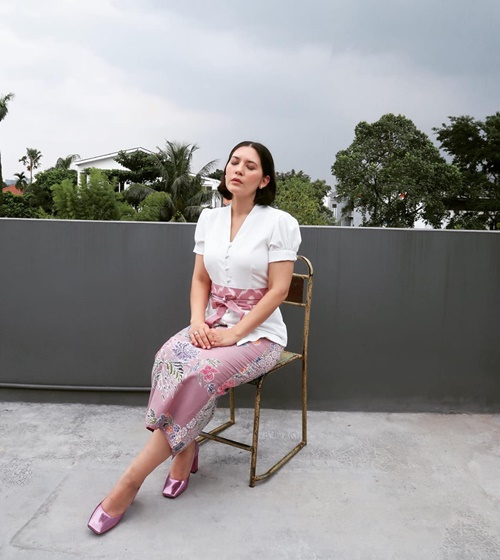 8 Potret Hannah Al Rashid Kenakan Kebaya, Awet Muda di Usia 36 Tahun