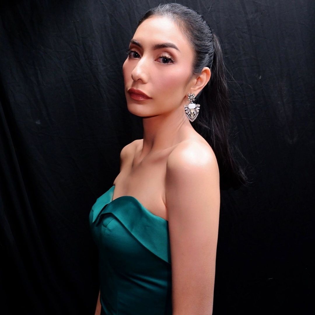 7 Potret Tyas Mirasih Saat Pemotretan, Penuh Pesona