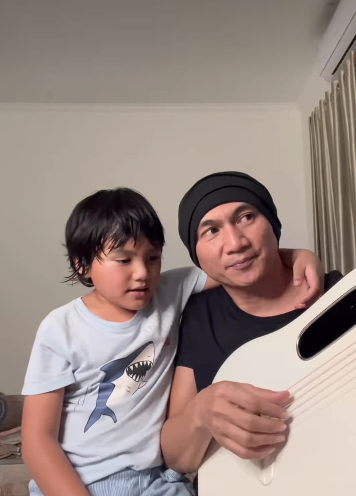 9 Potret Anji dan Saga Omar Nagata Anak Keempatnya, Sering Mendaki Bareng