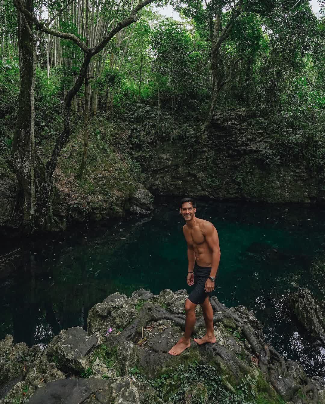 7 Potret Richard Kyle Saat Menikmati Keindahan Alam, Indonesia Surga Dunia