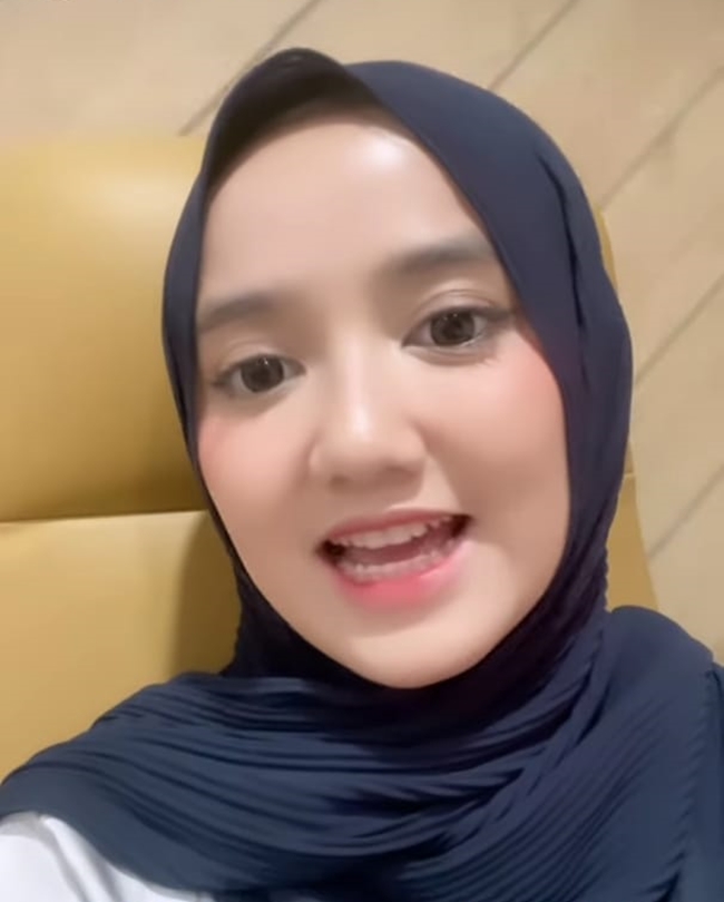 8 Potret Wirda Mansur saat Berlibur, Ke Pantai hingga Naik Helikopter Keliling Bali