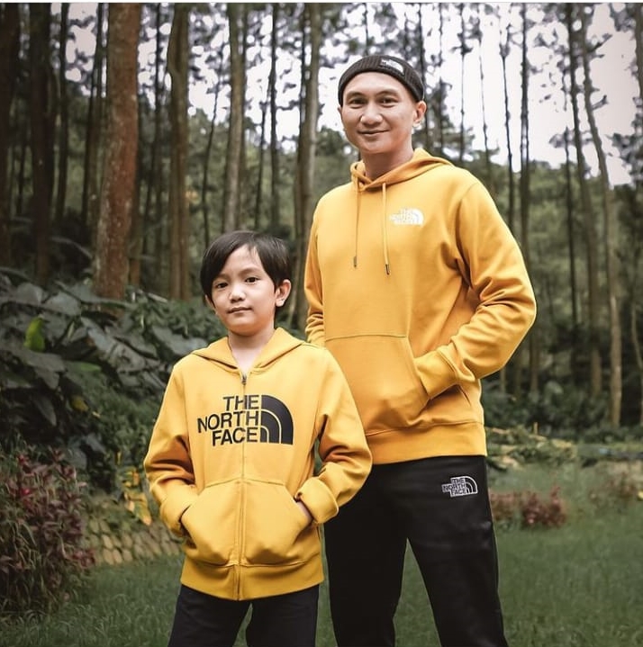 9 Potret Anji dan Saga Omar Nagata Anak Keempatnya, Sering Mendaki Bareng