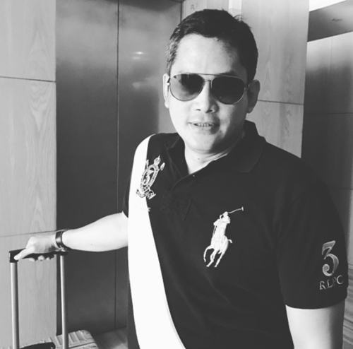 6 Potret Terbaru Onky Alexander, Awet Muda di Usia 56 Tahun