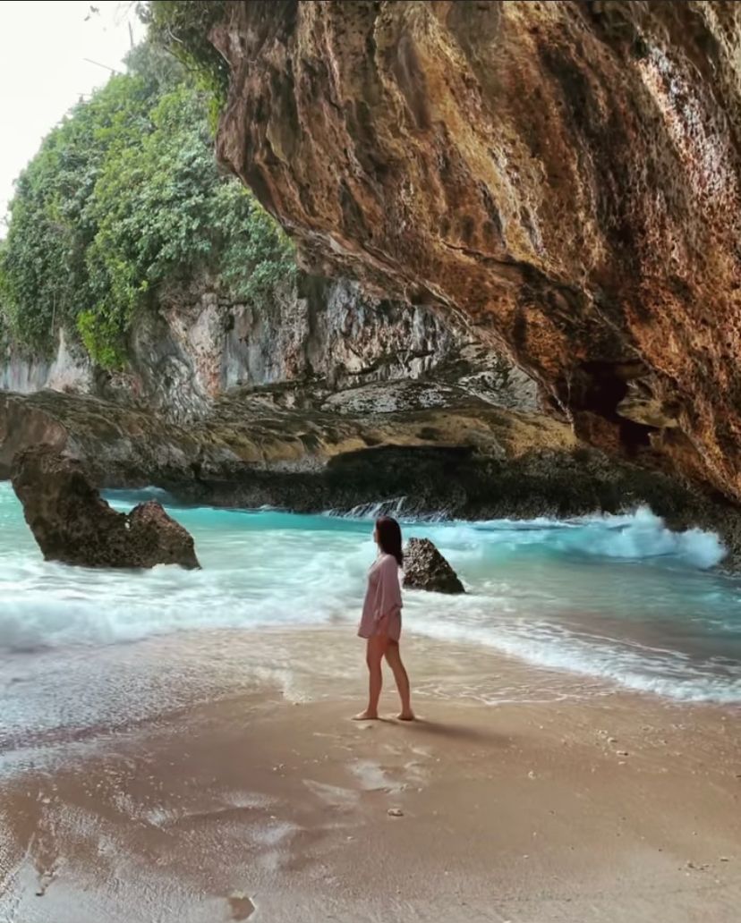 5 Potret Terbaru Ranty Maria Saat di Bali, Makin Memesona