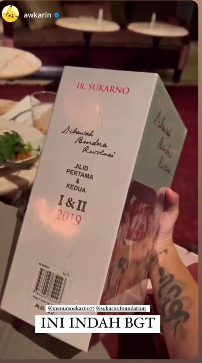 6 Potret Awkarin Nongkrong Bareng Menur Cucu Soekarno, Jadi Sorotan