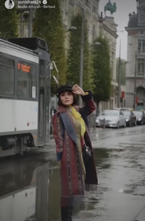 Tampil Beda, Ini 7 Gaya Yuni Shara saat Kenakan Songket Jalan-jalan di ...