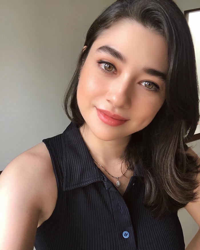 Main Film Atas Nama Surga, Ini 10 Potret Amanda Rigby yang Bikin Jatuh Hati